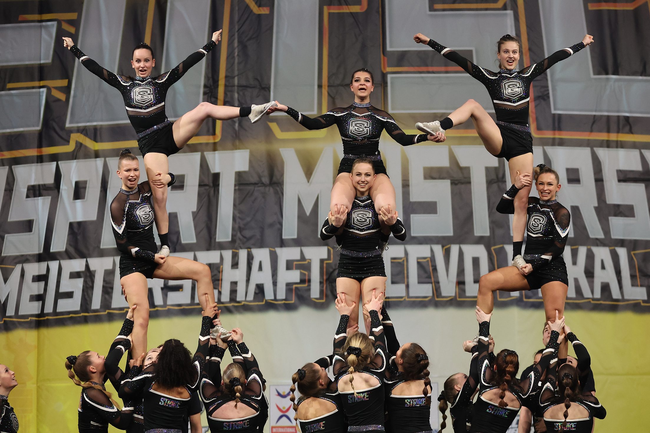 Cheer Strike erfolgreich auf den Deutschen Cheerleading Meisterschaften ...